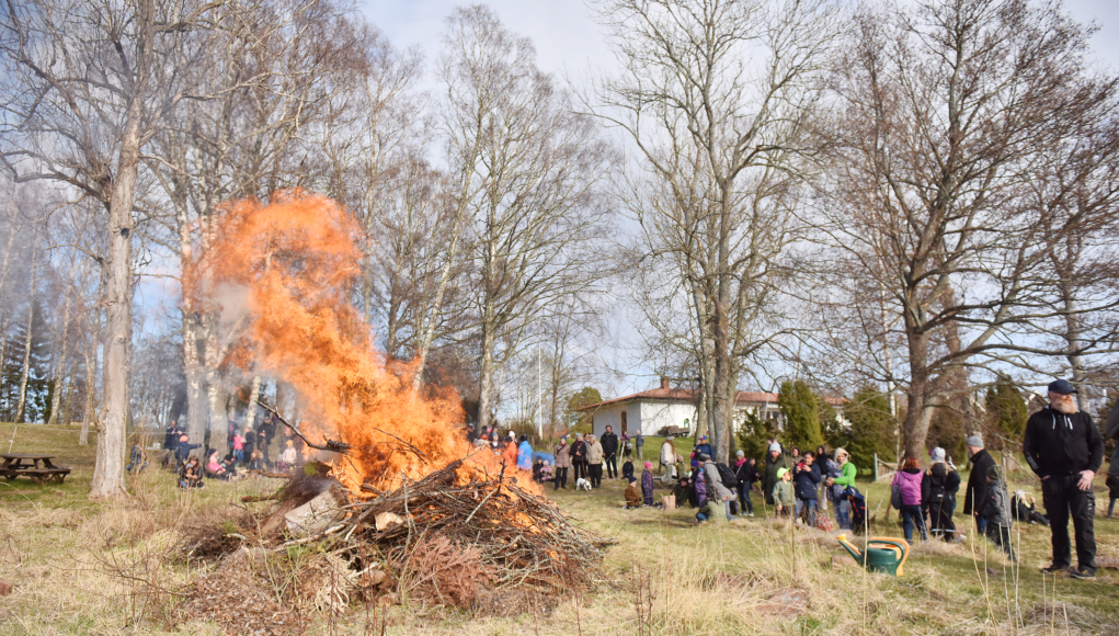 Brasor värmde Valborg | Nya Åland